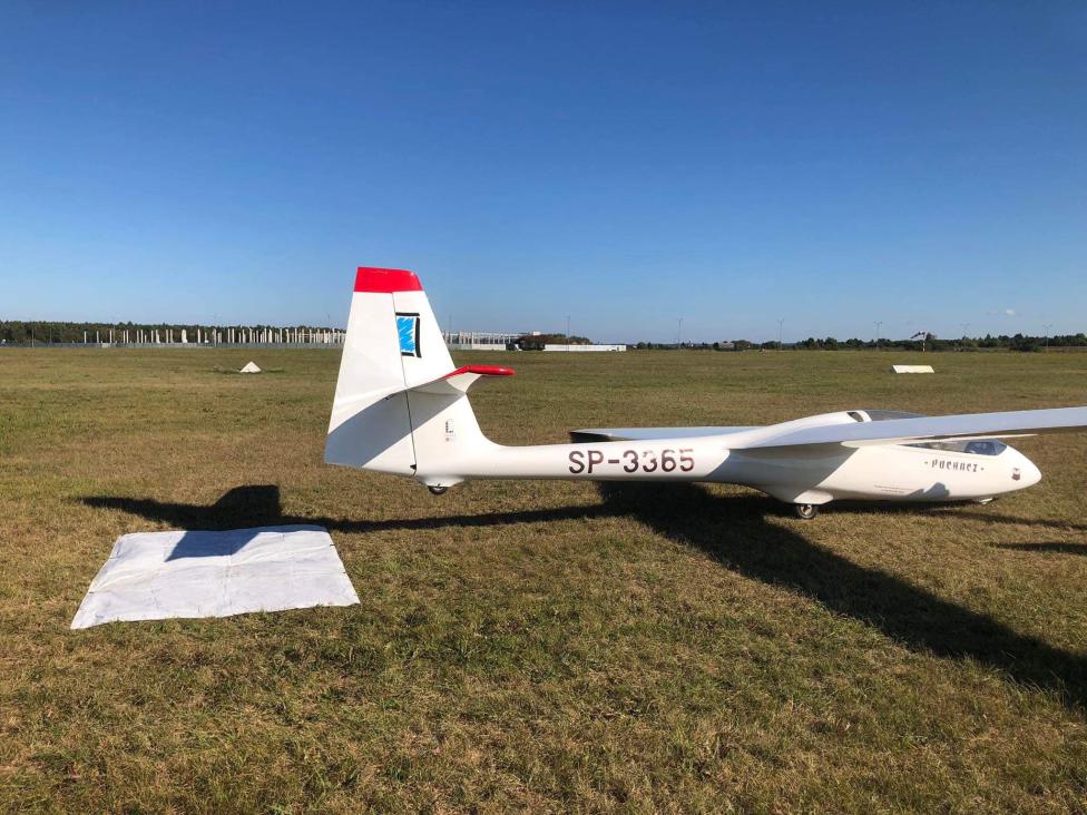 Zawody na celność lądowania im. Tadeusza Górskiego o "Złoty Liść Klonu" w Białymstoku rozegrane ...